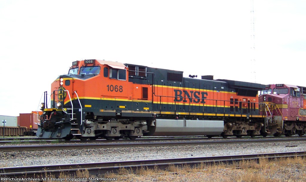 BNSF 1068